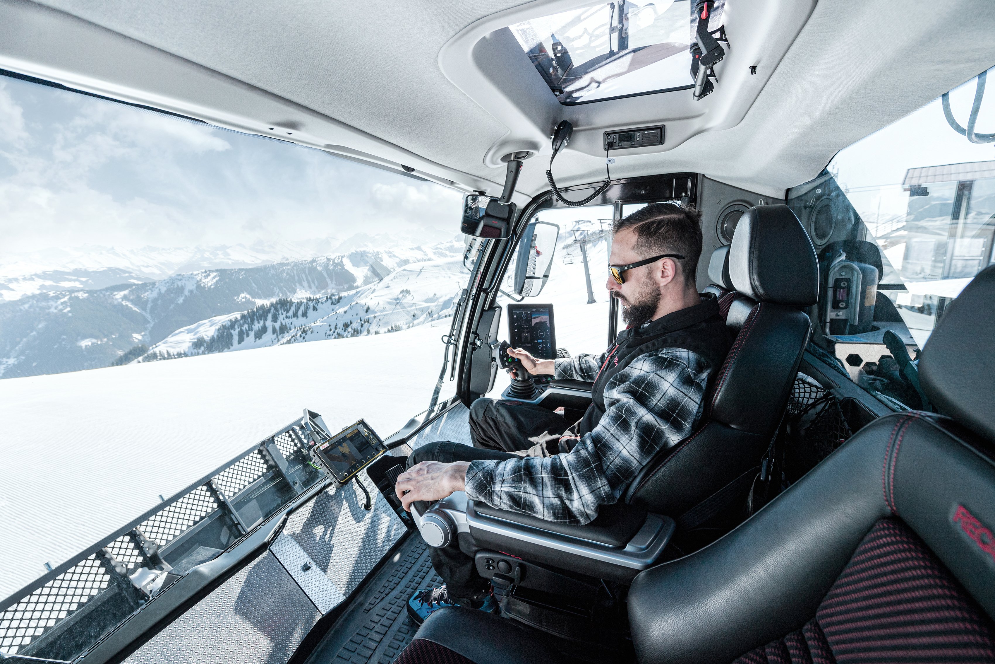 Leitwolf- Meister der Pisten mit 530 PS - Prinoth