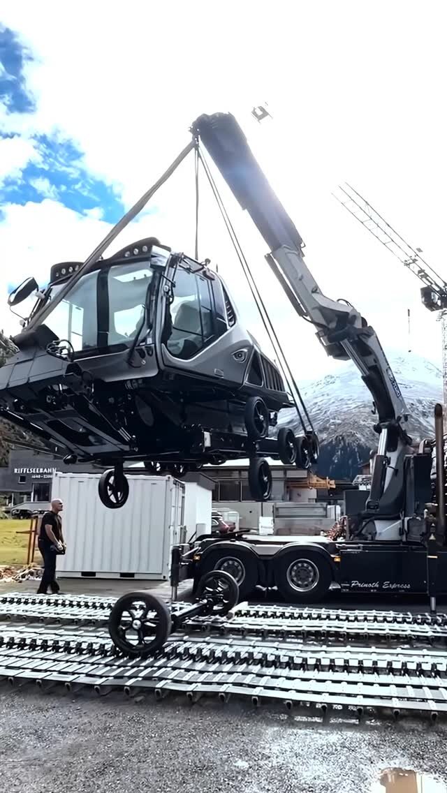 Corporate Website - Prinoth - Prinoth Snow Groomers - Prinoth - Crawler ...