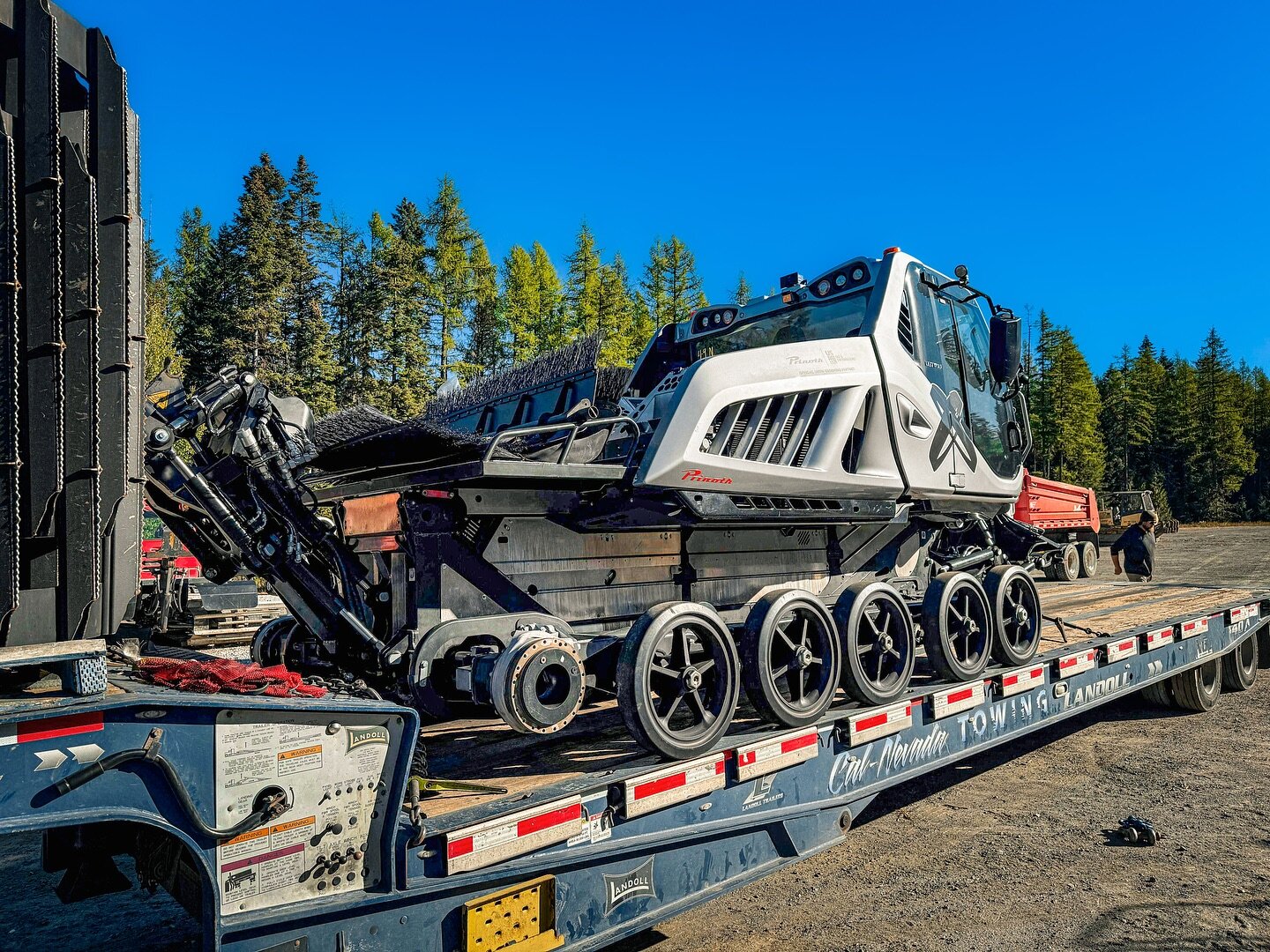 Corporate Website - Prinoth - Prinoth Snow Groomers - Prinoth - Crawler ...